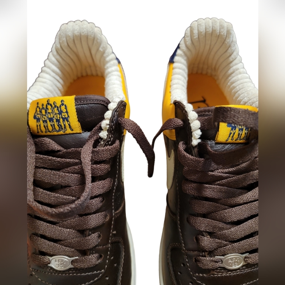 Nike Harlem Edition Air Force 1 Collectors - Gem